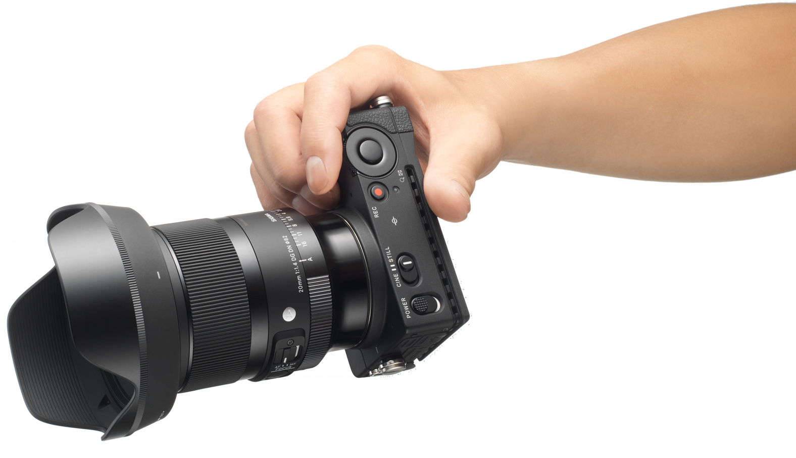 Sigma launches two new large-aperture wide-angle lenses