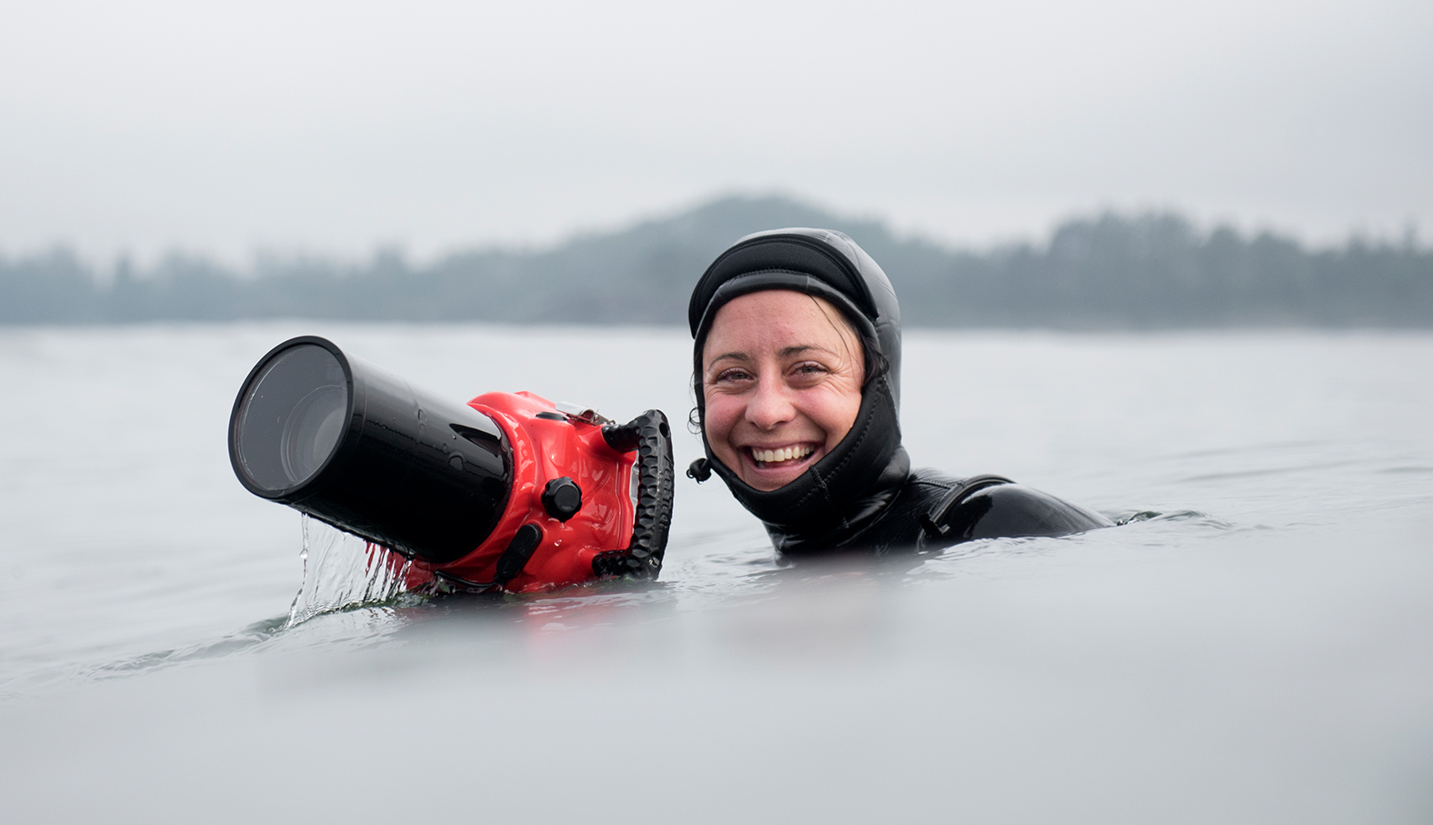 Erin Hogue - Photographing Surf on the Sony A9 III
